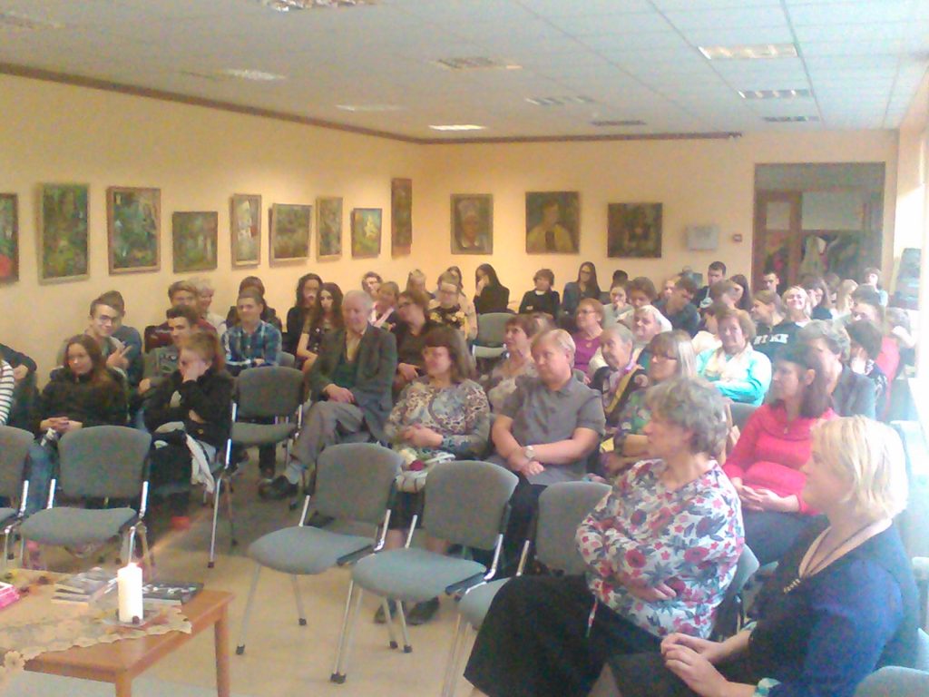 Valdemārpils bibliotēkā viesojas rakstniece Andra Manfelde. – Talsu ...